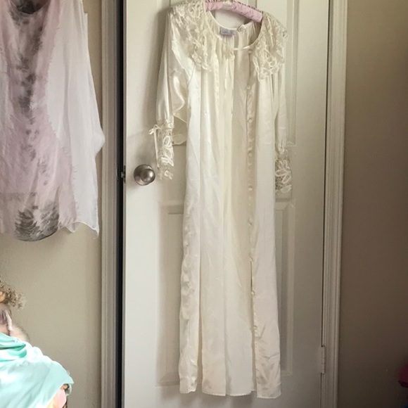 Allison Rhea | Intimates & Sleepwear | Beautiful Vintage Silky ...